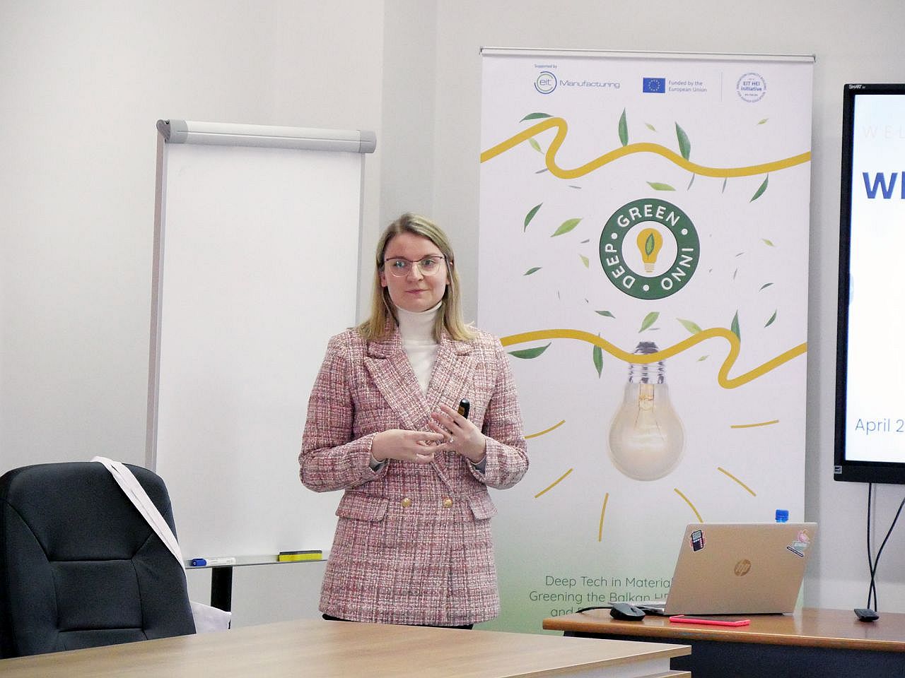 Becky.works Delivers Insightful Lecture at IUS